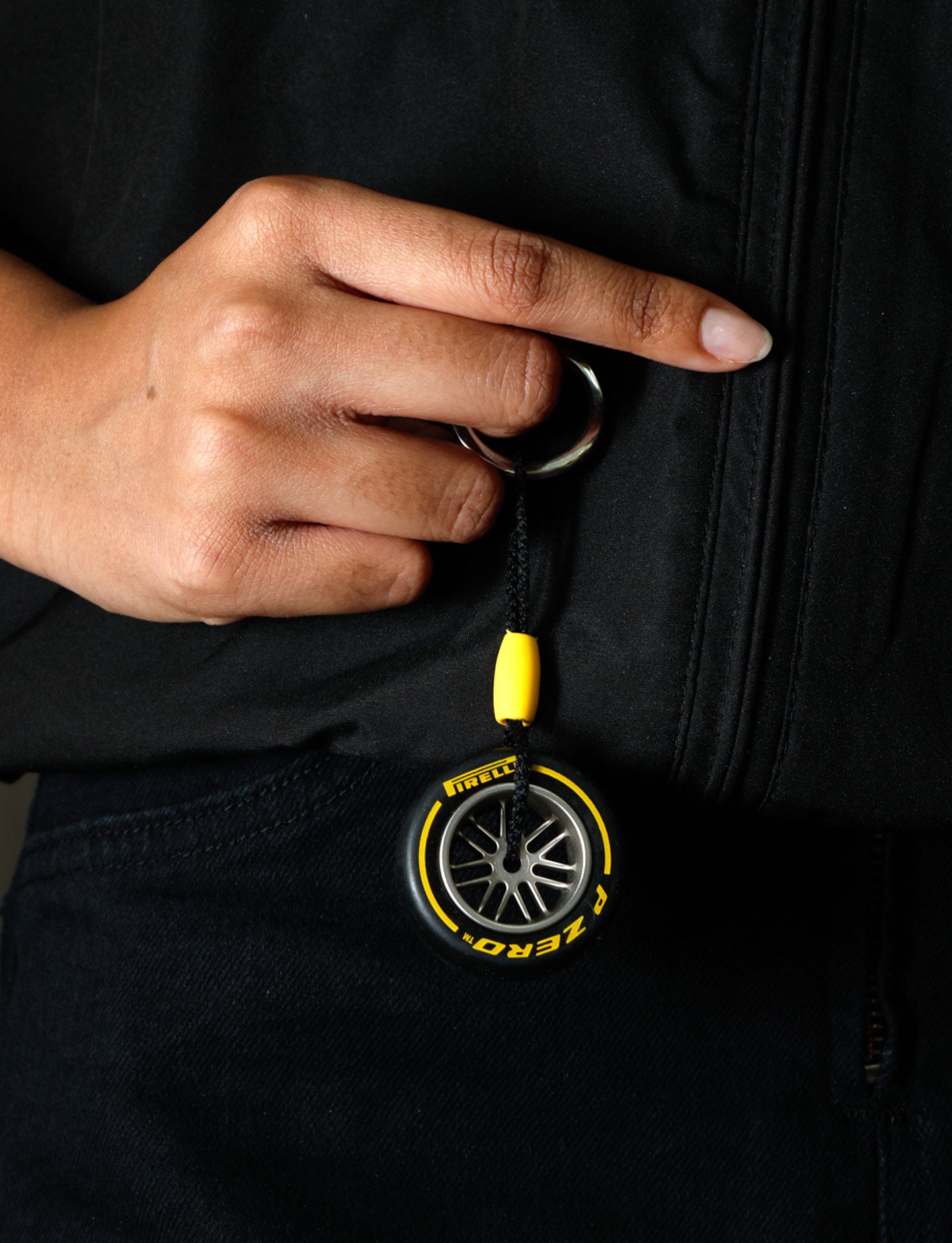 Pirelli Medium Tyre Keyring - Yellow